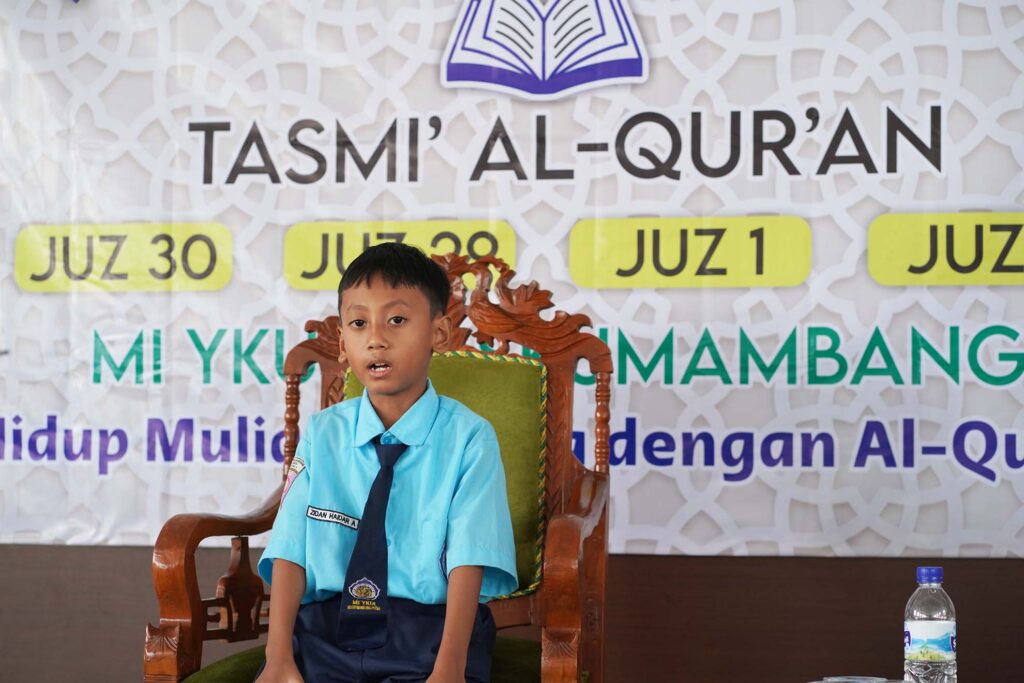 Tasmi’ Al - Qur’an MI YKUI Maskumambang, Ustadz Musyrofin Beri Motivasi Berharga Bagi Penghafal ...